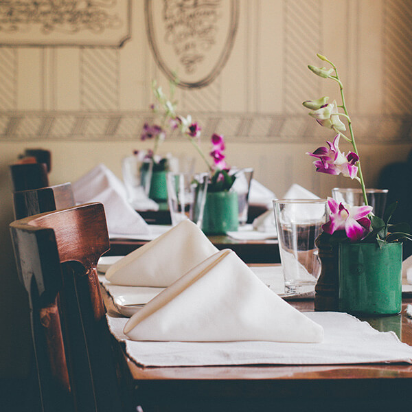 Simple Table Reservation Chatbot for Facebook Messenger & Website - BotStar